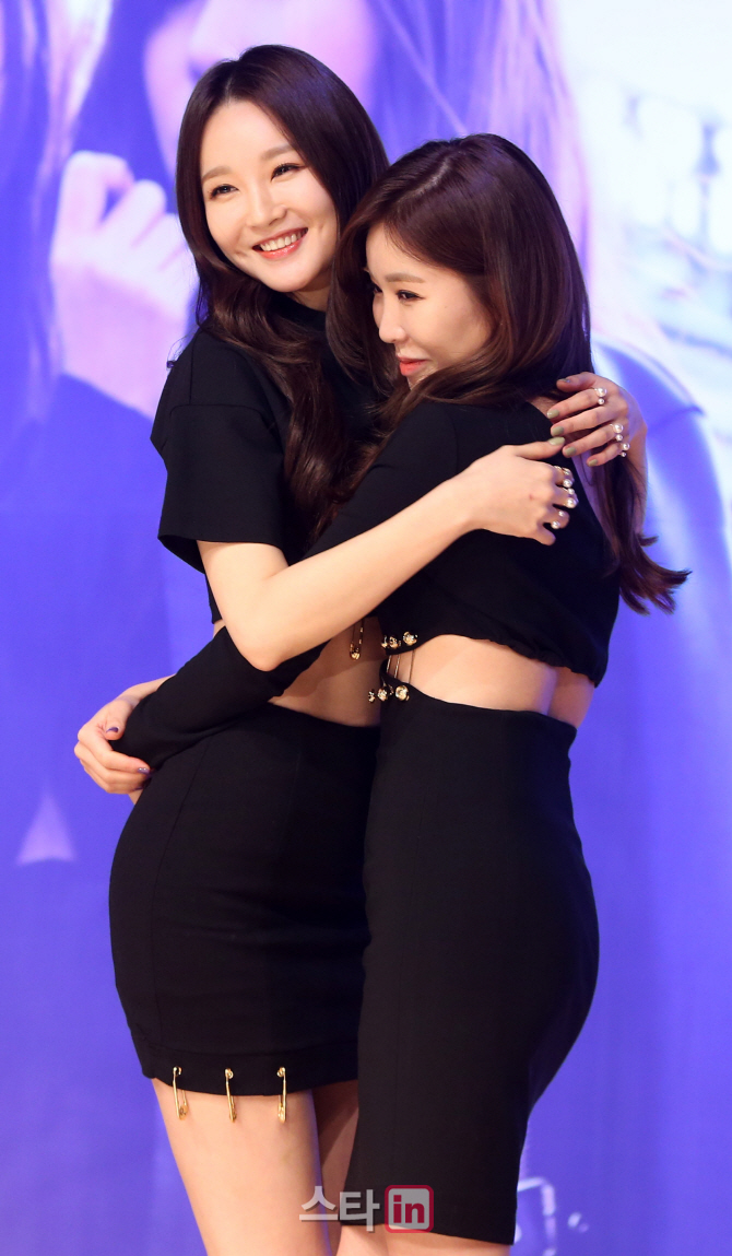 포토 > 다비치, `DAVICHI HUG` 쇼케이스 - 이데일리