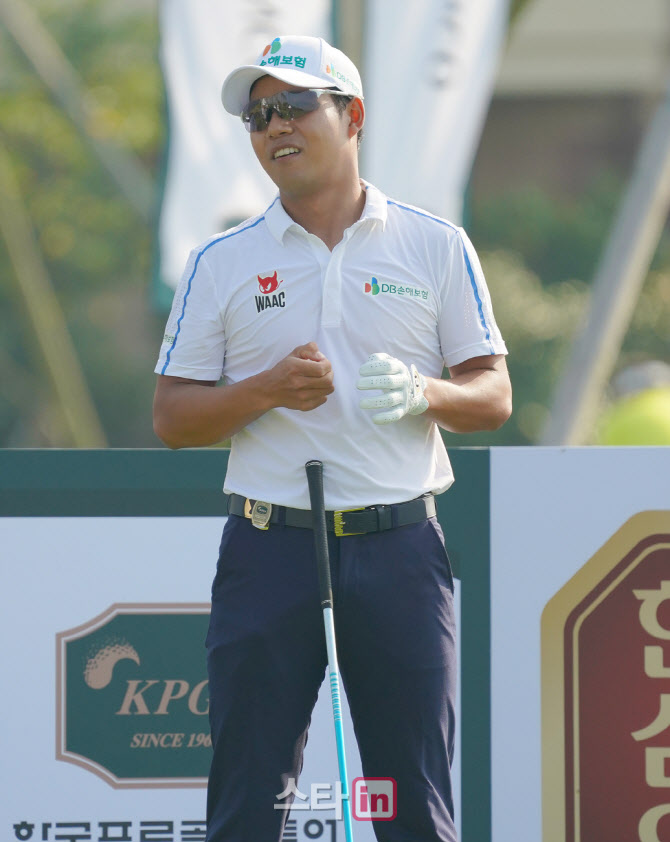 포토 > 'KPGA 오픈 with SOLLAGO CC' 1R - 이데일리