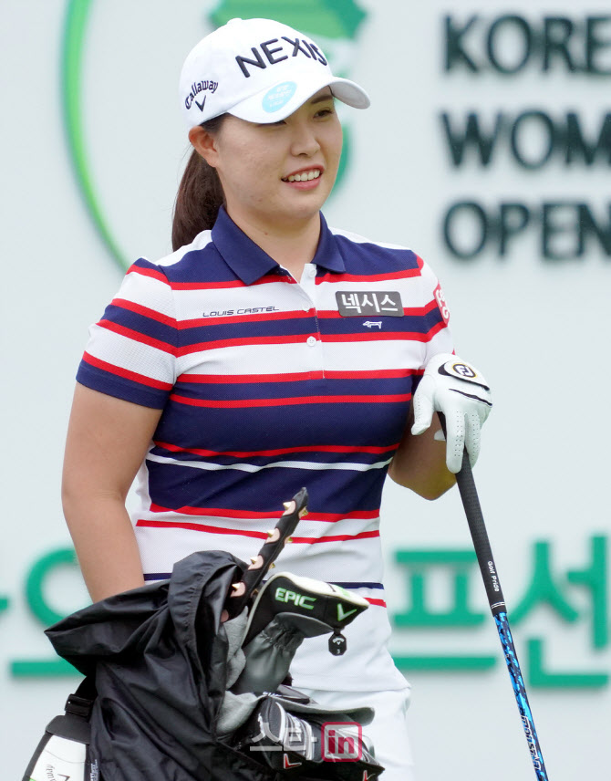 포토 > KLPGA 'DB그룹 제35회 한국여자오픈 골프선수권대회' - 이데일리