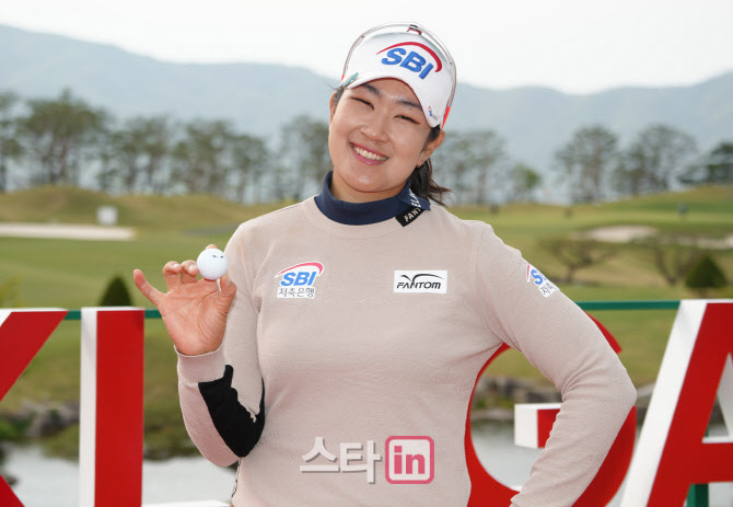 포토 > 크리스 F&C 제44회 KLPGA 챔피언십 최종 - 이데일리