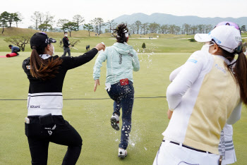 포토 > 크리스 F&C 제44회 KLPGA 챔피언십 최종 - 이데일리