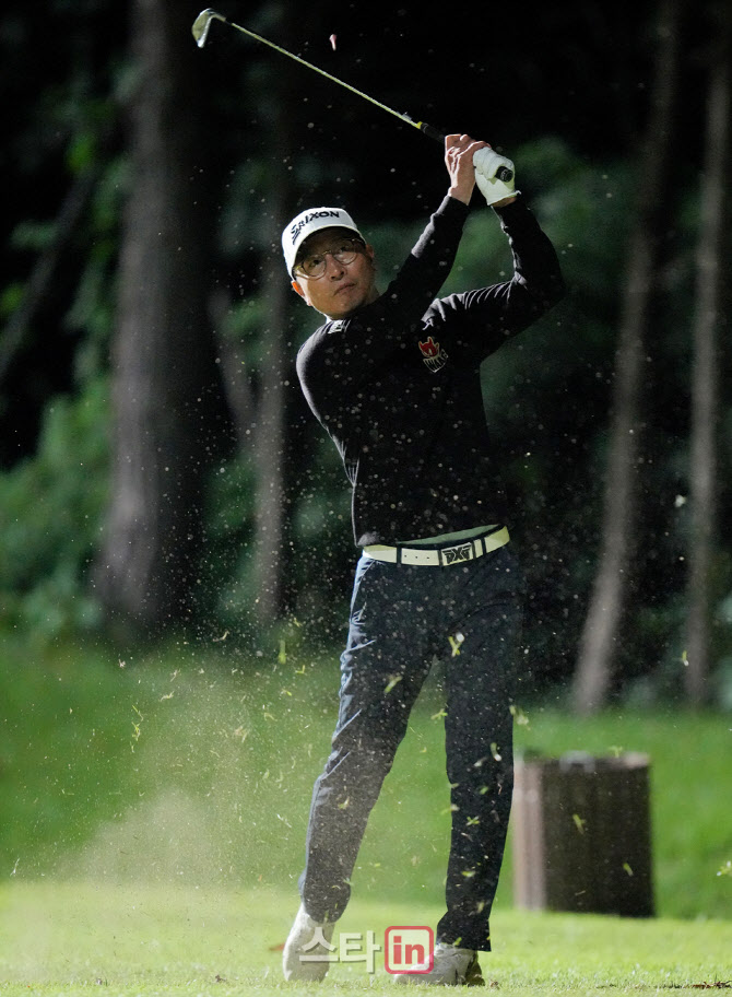 포토 > 머스코 문라이트 KPGA 시니어 오픈 - 1R - 이데일리