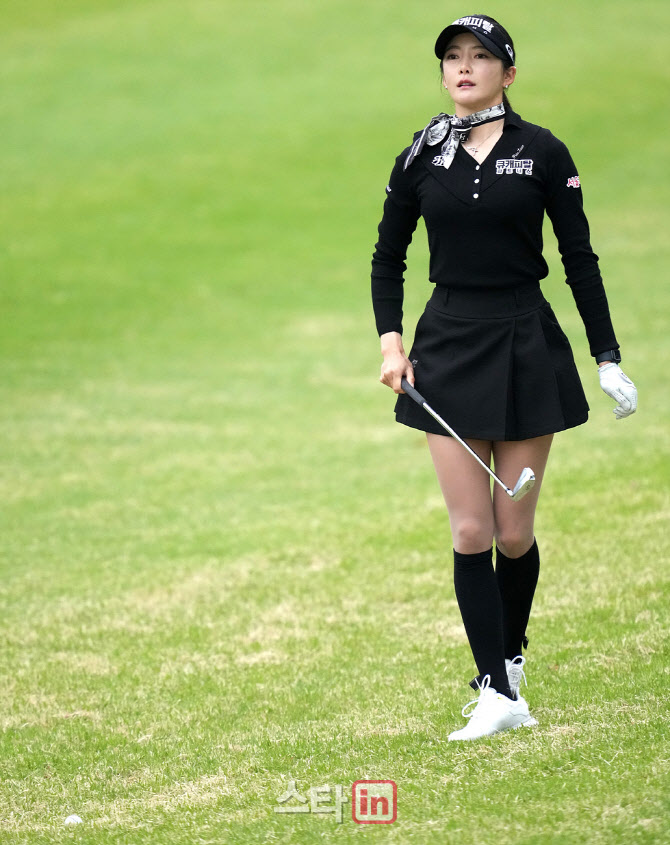 포토 > 크리스에프앤씨 제46회 KLPGA 챔피언십 - 1R - 이데일리