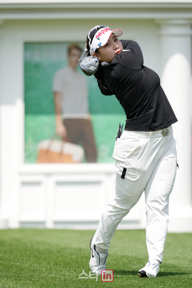 포토 > 크리스에프앤씨 제46회 KLPGA 챔피언십 - 1R - 이데일리