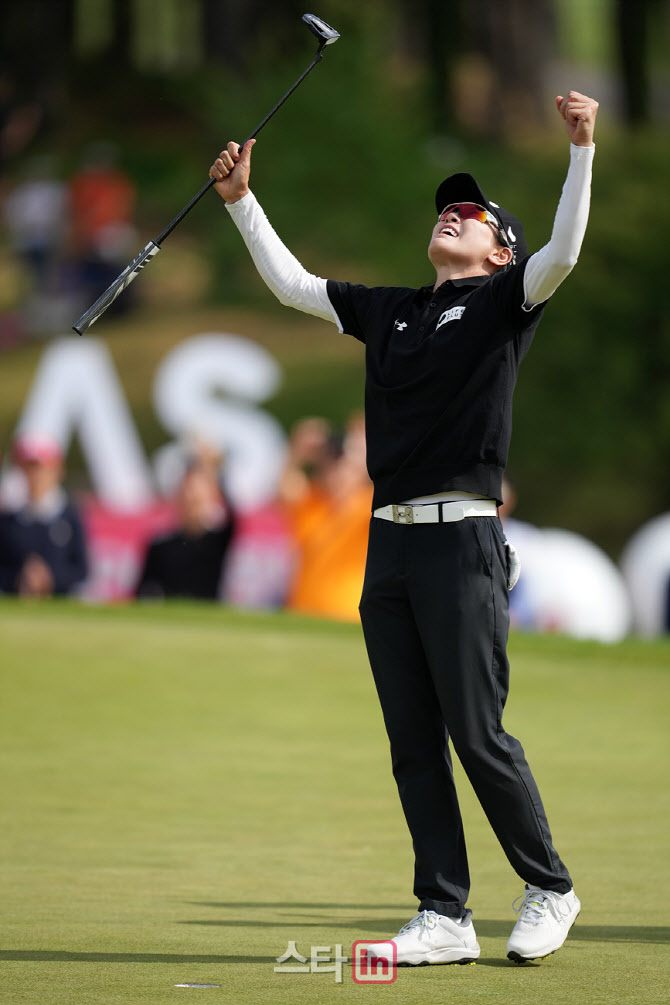 포토 > 크리스에프앤씨 제46회 KLPGA 챔피언십 - 최종R - 이데일리