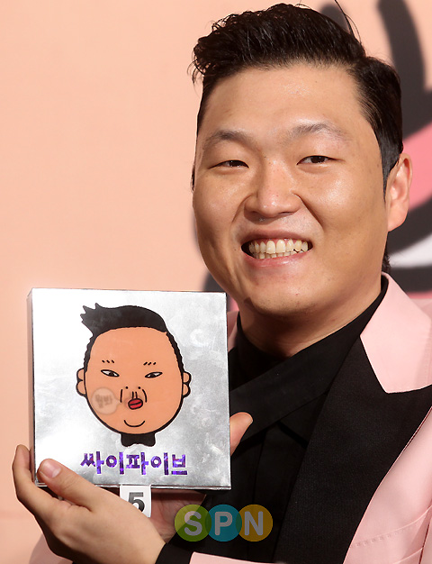 싸이 "1번 트랙 `싸군`, 직설적 노래..말 많을 것"