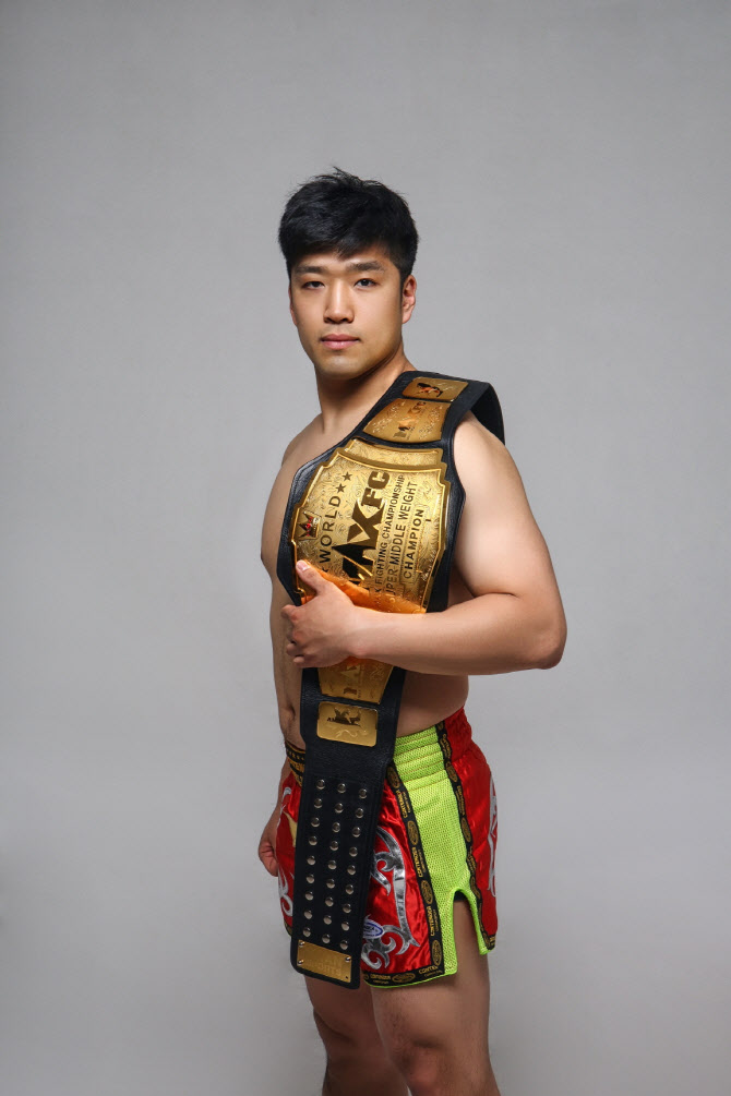 MAXFC -85kg 챔피언 정성직 "무제한급 토너먼트도 OK"