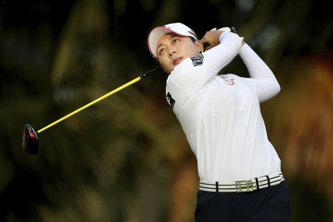김효주, 7언더파 몰아치고 시동…혼다 LPGA 2R 상위권 진입