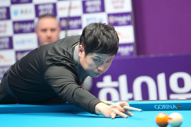 '언더독 돌풍' 김욱, 쿠드롱 이어 필리포스도 이겼다...PBA 32강행