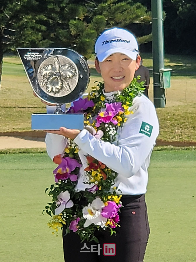 "63승을 위한 62승" 신지애의 예언대로 JLPGA 개막전 우승..통산 63승 금자탑(종합)