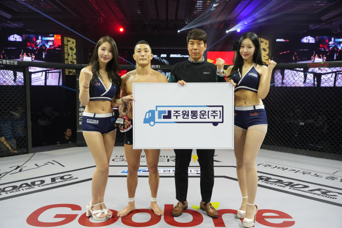 ‘10초도 안 걸렸다’ 로드FC 미래 양지용, 박재성에 1R 8초 만에 TKO 승