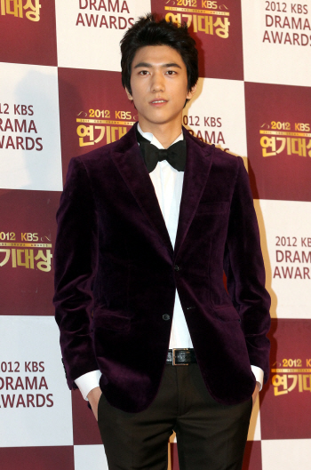 포토 > `2012 KBS 연기대상` - 이데일리